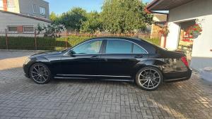 Melns Mercedes-Benz S 500 2006 Varėna, ar dzinēja tilpumu 5.50 L un nobraukumu 523 tūkst. km par 5000 €, foto  vietnē AUTOMOTO.COM.LV