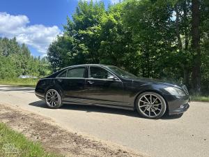 Черный Мерседес С 500 2006 в Варена, объемом двигателя 5.50 л и пробегом 523 тыс. км за 5000 €, фото 4 на AUTOMOTO.COM.LV