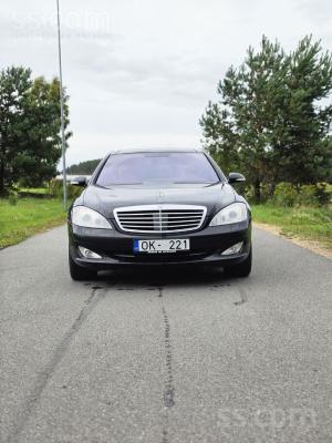 Черный Мерседес С 500 2006 в Рига, объемом двигателя 5.50 л и пробегом 250 тыс. км за 8990 €, фото 3 на AUTOMOTO.COM.LV