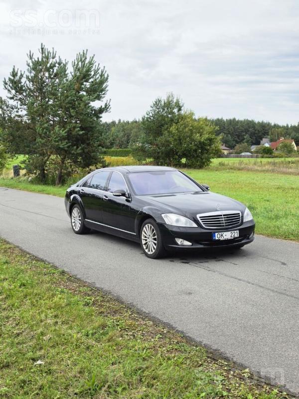 Melns Mercedes-Benz S 500 2006 Rīga, ar dzinēja tilpumu 5.50 L un nobraukumu 250 tūkst. km par 8990 €, foto 4 vietnē AUTOMOTO.COM.LV