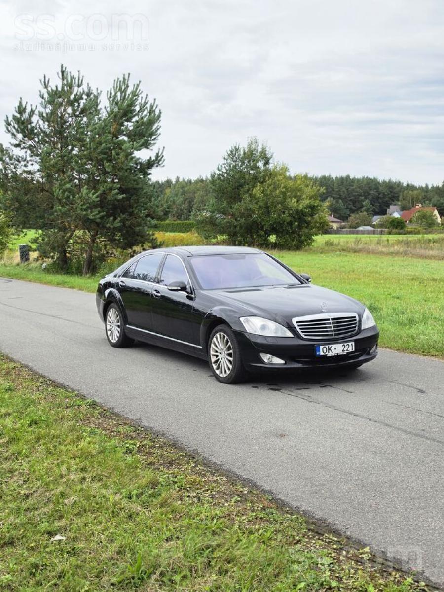 Черный Мерседес С 500 2006 в Рига, объемом двигателя 5.50 л и пробегом 250 тыс. км за 8990 €, фото 4 на AUTOMOTO.COM.LV
