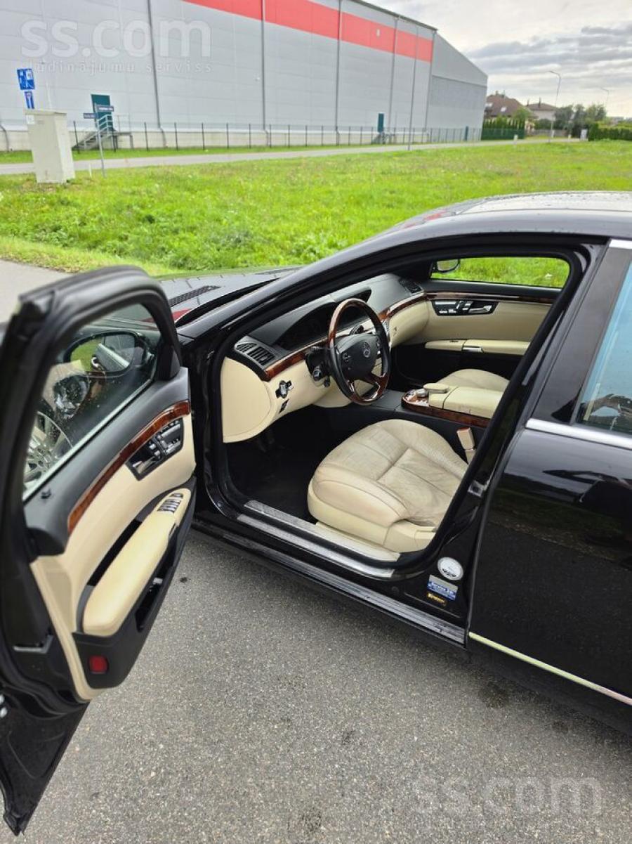 Черный Мерседес С 500 2006 в Рига, объемом двигателя 5.50 л и пробегом 250 тыс. км за 8990 €, фото 12 на AUTOMOTO.COM.LV