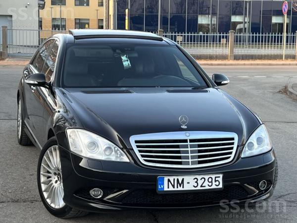 Black Mercedes-Benz S 500 2007 in Jelgava, with an engine capacity of 5.50 L and mileage of 379 thousand km for 4200 €, photo 2 on AUTOMOTO.COM.LV