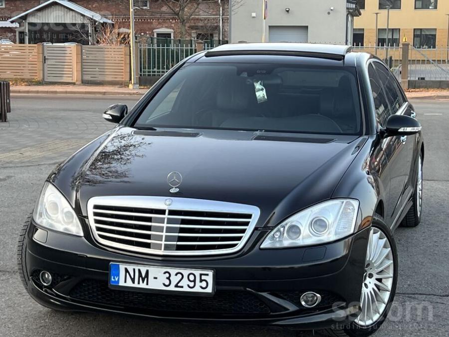 Черный Мерседес С 500 2007 в Елгава, объемом двигателя 5.50 л и пробегом 379 тыс. км за 4200 €, фото 4 на AUTOMOTO.COM.LV