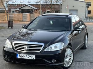 Черный Мерседес С 500 2007 в Елгава, объемом двигателя 5.50 л и пробегом 379 тыс. км за 4200 €, фото 5 на AUTOMOTO.COM.LV