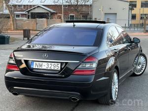 Черный Мерседес С 500 2007 в Елгава, объемом двигателя 5.50 л и пробегом 379 тыс. км за 4200 €, фото 9 на AUTOMOTO.COM.LV