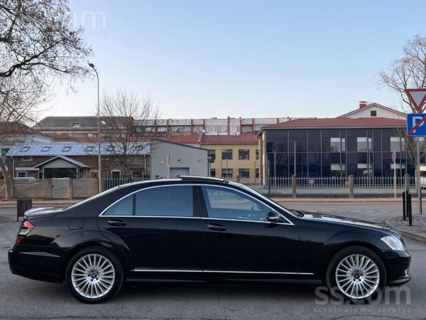 Black Mercedes-Benz S 500 2007 in Jelgava, with an engine capacity of 5.50 L and mileage of 379 thousand km for 4200 €, photo 9 on AUTOMOTO.COM.LV