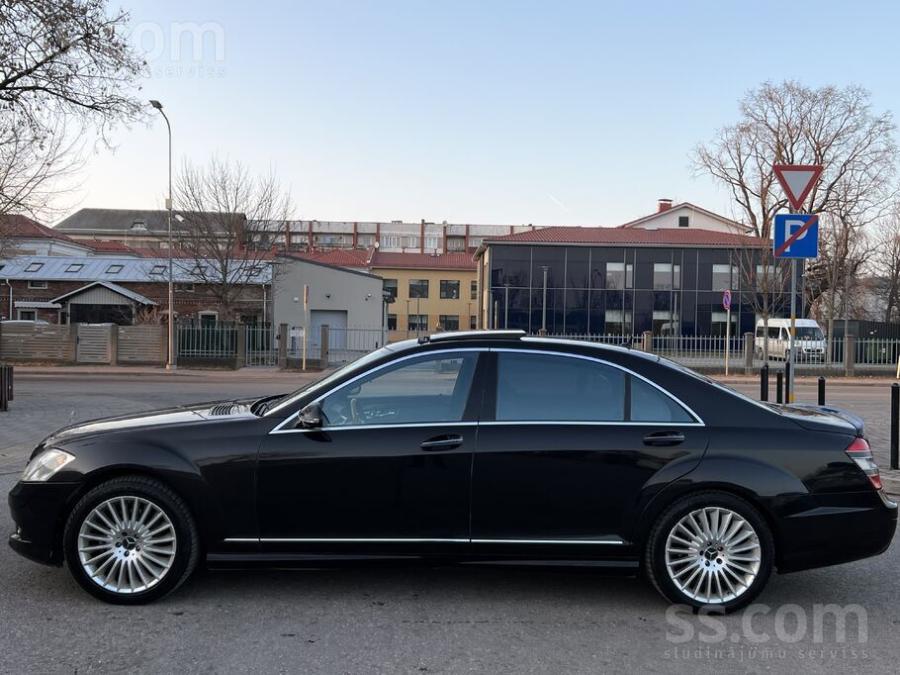 Черный Мерседес С 500 2007 в Елгава, объемом двигателя 5.50 л и пробегом 379 тыс. км за 4200 €, фото 11 на AUTOMOTO.COM.LV