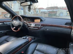 Черный Мерседес С 500 2007 в Елгава, объемом двигателя 5.50 л и пробегом 379 тыс. км за 4200 €, фото 14 на AUTOMOTO.COM.LV