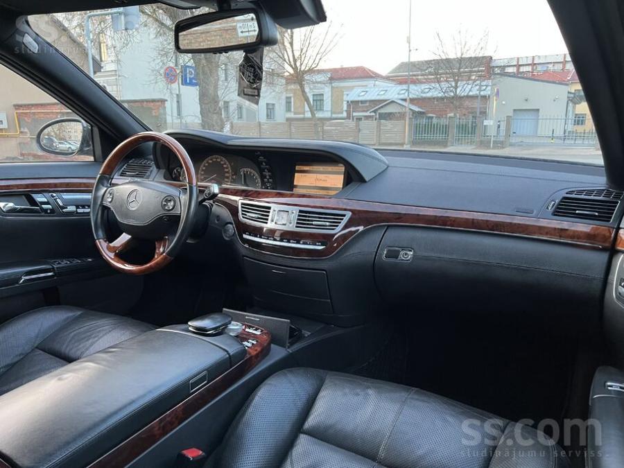Черный Мерседес С 500 2007 в Елгава, объемом двигателя 5.50 л и пробегом 379 тыс. км за 4200 €, фото 14 на AUTOMOTO.COM.LV