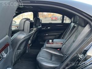 Черный Мерседес С 500 2007 в Елгава, объемом двигателя 5.50 л и пробегом 379 тыс. км за 4200 €, фото 16 на AUTOMOTO.COM.LV