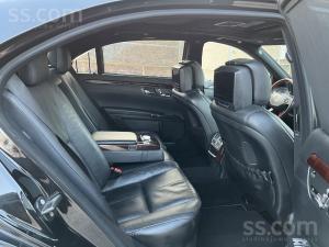 Черный Мерседес С 500 2007 в Елгава, объемом двигателя 5.50 л и пробегом 379 тыс. км за 4200 €, фото 17 на AUTOMOTO.COM.LV
