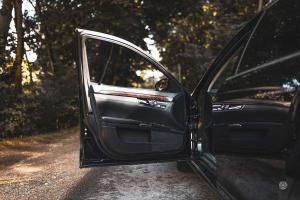 Black Mercedes-Benz S 500 2007 in Vilnius, with an engine capacity of 5.46 L and mileage of 330 thousand km for 7200 €, photo 14 on AUTOMOTO.COM.LV
