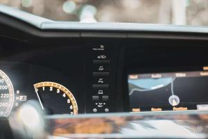 Black Mercedes-Benz S 500 2007 in Vilnius, with an engine capacity of 5.46 L and mileage of 330 thousand km for 7200 €, photo 21 on AUTOMOTO.COM.LV