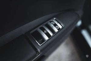 Black Mercedes-Benz S 500 2007 in Vilnius, with an engine capacity of 5.46 L and mileage of 330 thousand km for 7200 €, photo 28 on AUTOMOTO.COM.LV