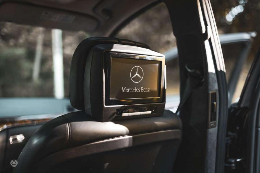Black Mercedes-Benz S 500 2007 in Vilnius, with an engine capacity of 5.46 L and mileage of 330 thousand km for 7200 €, photo 30 on AUTOMOTO.COM.LV