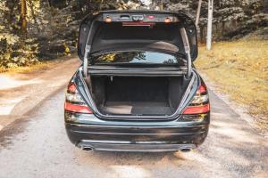 Black Mercedes-Benz S 500 2007 in Vilnius, with an engine capacity of 5.46 L and mileage of 330 thousand km for 7200 €, photo 33 on AUTOMOTO.COM.LV