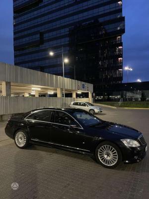 Черный Мерседес С 500 2007 в Рига, объемом двигателя 5.46 л и пробегом 377 тыс. км за 8500 €, фото 6 на AUTOMOTO.COM.LV