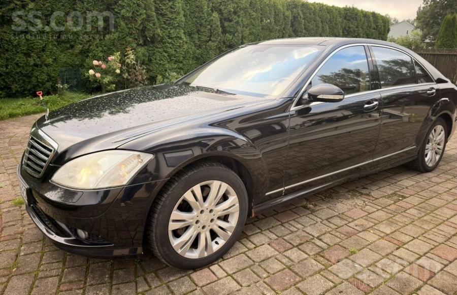 Melns Mercedes-Benz S 500 2007 Rīga, ar dzinēja tilpumu 5.50 L un nobraukumu 223 tūkst. km par 7900 €, foto 10 vietnē AUTOMOTO.COM.LV