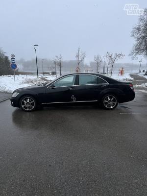 Black Mercedes-Benz S 500 2008 in Kaunas, with an engine capacity of 5.50 L and mileage of 426 thousand km for 8500 €, photo  on AUTOMOTO.COM.LV