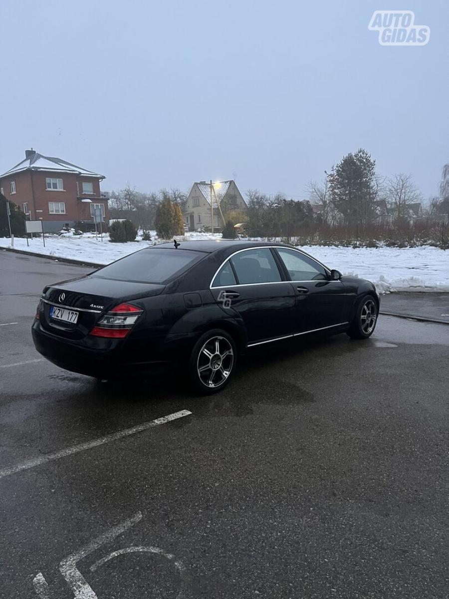 Black Mercedes-Benz S 500 2008 in Kaunas, with an engine capacity of 5.50 L and mileage of 426 thousand km for 8500 €, photo 6 on AUTOMOTO.COM.LV