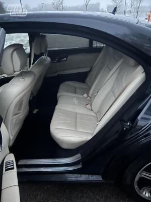 Black Mercedes-Benz S 500 2008 in Kaunas, with an engine capacity of 5.50 L and mileage of 426 thousand km for 8500 €, photo 9 on AUTOMOTO.COM.LV