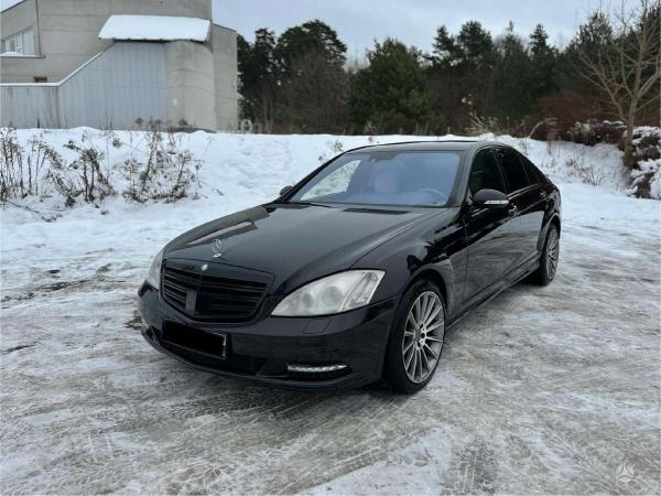 Black Mercedes-Benz S 500 2008 in Vilnius, with an engine capacity of 5.46 L and mileage of 310 thousand km for 8000 €, photo 1 on AUTOMOTO.COM.LV
