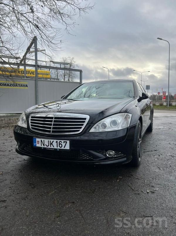 Мерседес С 500 2008 в Рига на AUTOMOTO.COM.LV Черный Мерседес С 500 2008 в Рига, объемом двигателя 5.50 л и пробегом 345 тыс. км за 7900 €, фото 1 на AUTOMOTO.COM.LV