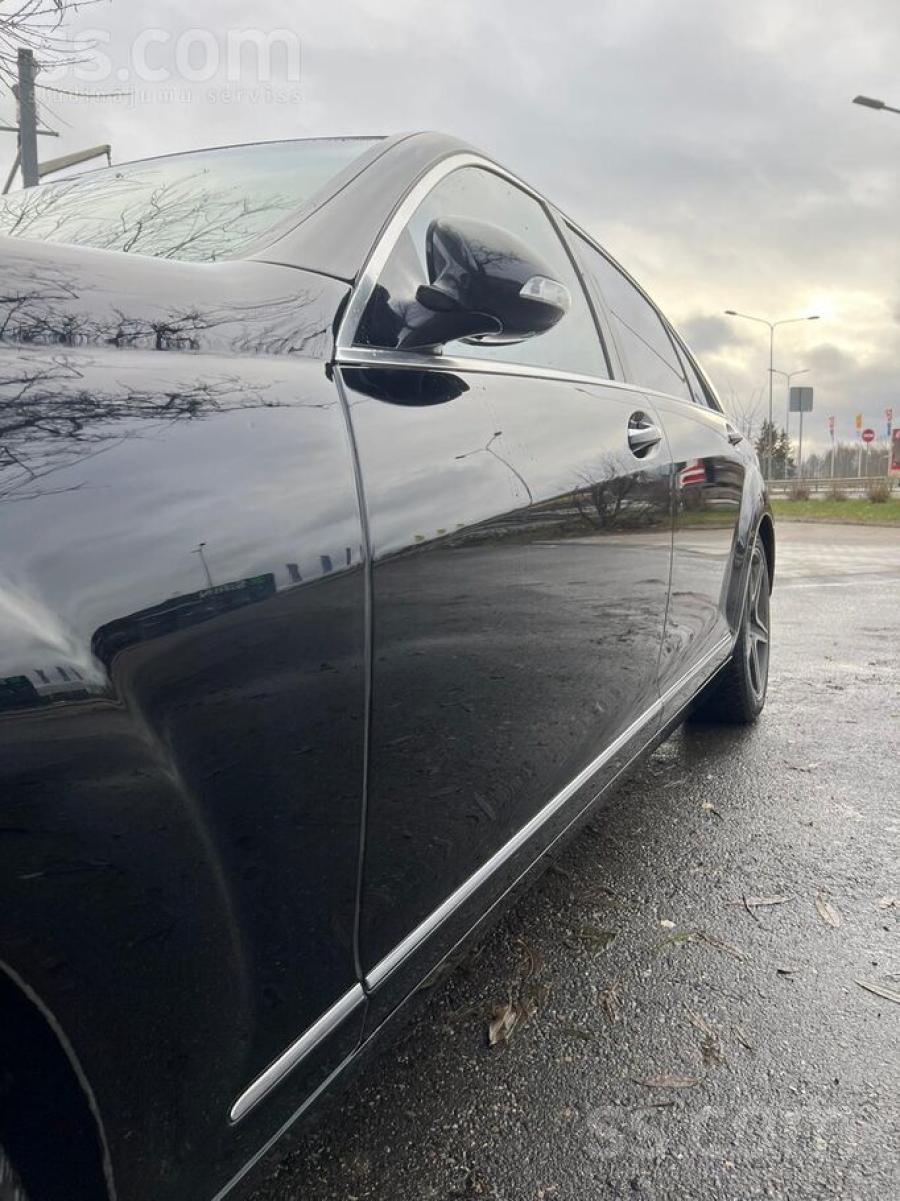 Melns Mercedes-Benz S 500 2008 Rīga, ar dzinēja tilpumu 5.50 L un nobraukumu 345 tūkst. km par 7900 €, foto 4 vietnē AUTOMOTO.COM.LV