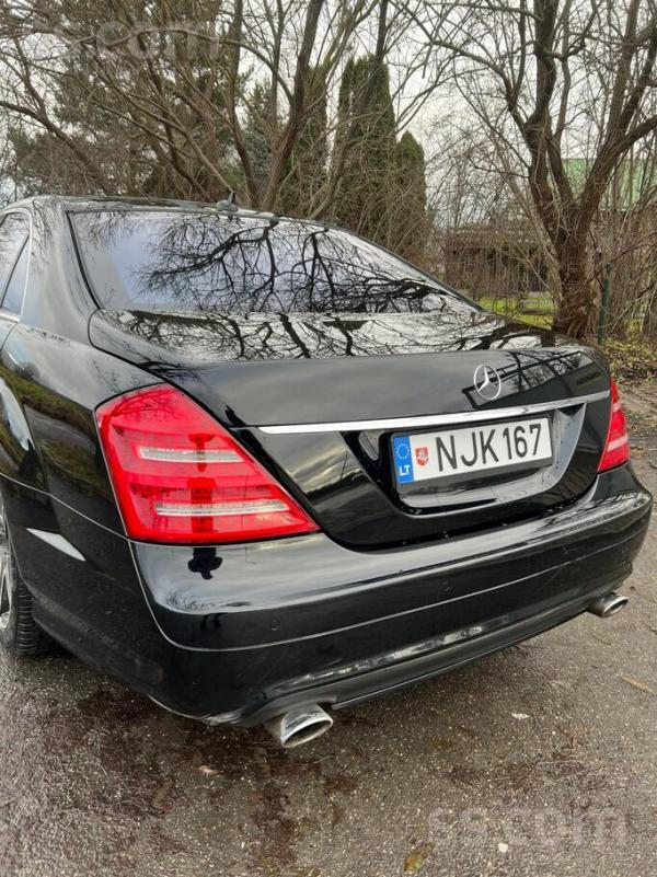 Мерседес С 500 2008 в Рига на AUTOMOTO.COM.LV Черный Мерседес С 500 2008 в Рига, объемом двигателя 5.50 л и пробегом 345 тыс. км за 7900 €, фото 5 на AUTOMOTO.COM.LV