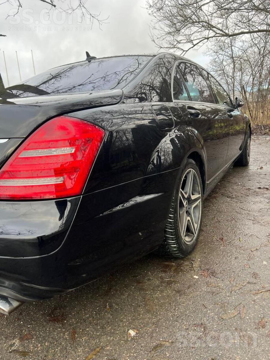 Melns Mercedes-Benz S 500 2008 Rīga, ar dzinēja tilpumu 5.50 L un nobraukumu 345 tūkst. km par 7900 €, foto 7 vietnē AUTOMOTO.COM.LV