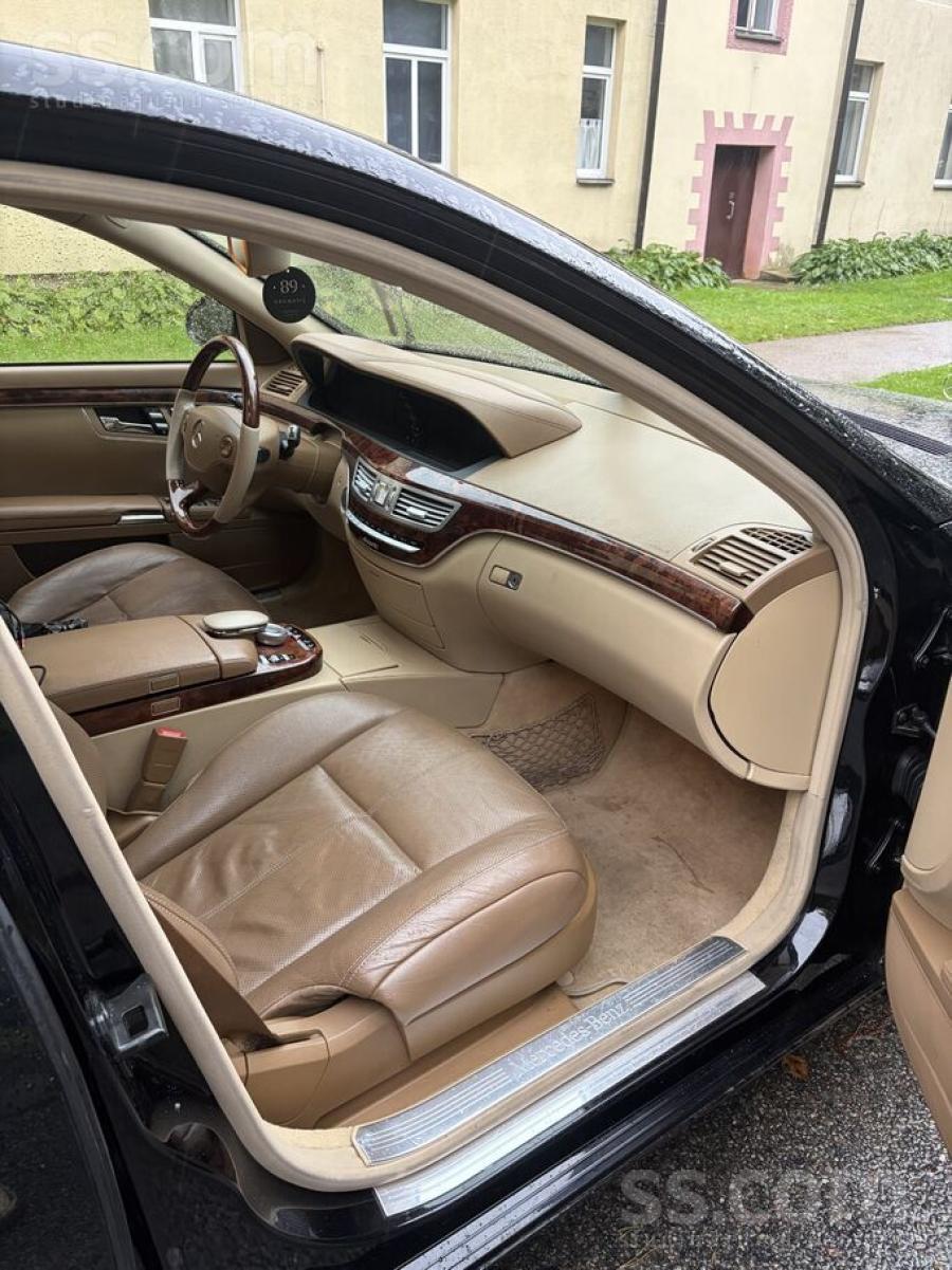 Melns Mercedes-Benz S 500 2008 Rīga, ar dzinēja tilpumu 5.50 L un nobraukumu 345 tūkst. km par 7900 €, foto 12 vietnē AUTOMOTO.COM.LV