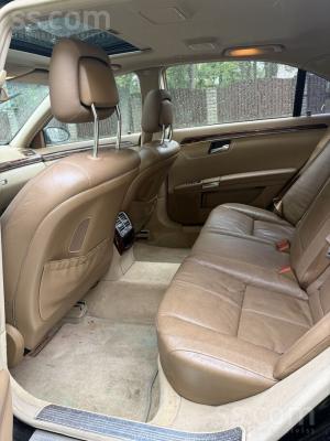Melns Mercedes-Benz S 500 2008 Rīga, ar dzinēja tilpumu 5.50 L un nobraukumu 345 tūkst. km par 7900 €, foto 20 vietnē AUTOMOTO.COM.LV
