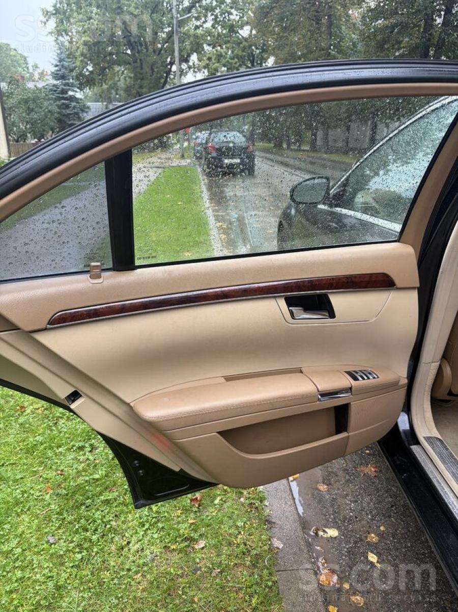 Melns Mercedes-Benz S 500 2008 Rīga, ar dzinēja tilpumu 5.50 L un nobraukumu 345 tūkst. km par 7900 €, foto 22 vietnē AUTOMOTO.COM.LV