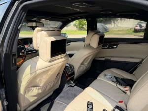 Melns Mercedes-Benz S 500 2009 Viļņa, ar dzinēja tilpumu 5.46 L un nobraukumu 537 tūkst. km par 5500 €, foto 12 vietnē AUTOMOTO.COM.LV
