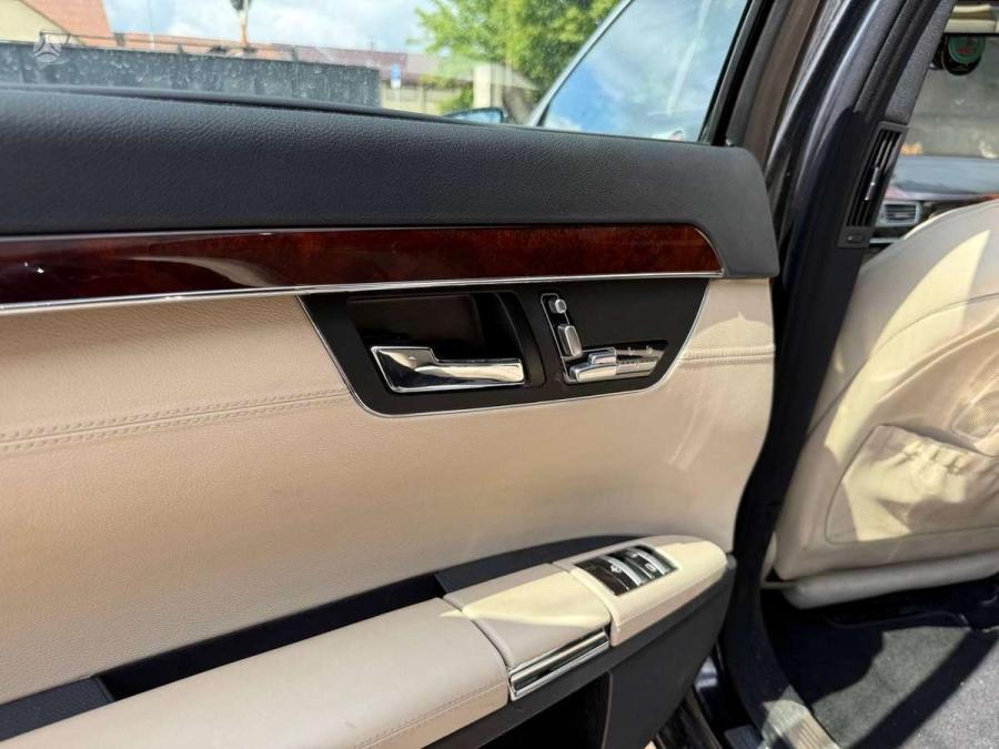 Melns Mercedes-Benz S 500 2009 Viļņa, ar dzinēja tilpumu 5.46 L un nobraukumu 537 tūkst. km par 5500 €, foto 13 vietnē AUTOMOTO.COM.LV