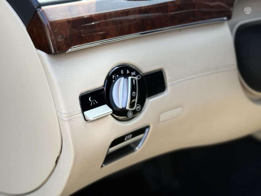 Melns Mercedes-Benz S 500 2009 Viļņa, ar dzinēja tilpumu 5.46 L un nobraukumu 537 tūkst. km par 5500 €, foto 12 vietnē AUTOMOTO.COM.LV
