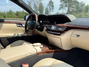 Melns Mercedes-Benz S 500 2009 Viļņa, ar dzinēja tilpumu 5.46 L un nobraukumu 537 tūkst. km par 5500 €, foto 14 vietnē AUTOMOTO.COM.LV
