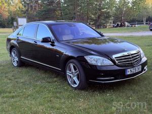 Черный Мерседес С 500 2011 в Рига, объемом двигателя 4.70 л и пробегом 233 тыс. км за 14600 €, фото 3 на AUTOMOTO.COM.LV