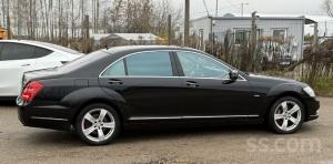 Черный Мерседес С 500 2011 в Рига, объемом двигателя 4.70 л и пробегом 233 тыс. км за 14600 €, фото 5 на AUTOMOTO.COM.LV