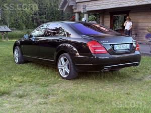 Черный Мерседес С 500 2011 в Рига, объемом двигателя 4.70 л и пробегом 233 тыс. км за 14600 €, фото 6 на AUTOMOTO.COM.LV
