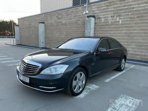 Black Mercedes-Benz S 500 2011 in Riga, with an engine capacity of 4.70 L and mileage of 180 thousand km for 16999 €, photo  on AUTOMOTO.COM.LV