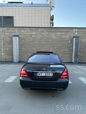 Melns Mercedes-Benz S 500 2011 Rīga, ar dzinēja tilpumu 4.70 L un nobraukumu 181 tūkst. km par 16000 €, foto 3 vietnē AUTOMOTO.COM.LV