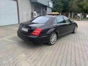 Черный Мерседес С 500 2012 в Вильнюс, объемом двигателя 4.66 л и пробегом 330 тыс. км за 8600 €, фото 8 на AUTOMOTO.COM.LV