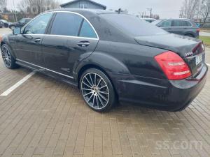 Черный Мерседес С 500 2012 в Рига, объемом двигателя 4.70 л и пробегом 218 тыс. км за 19300 €, фото 6 на AUTOMOTO.COM.LV