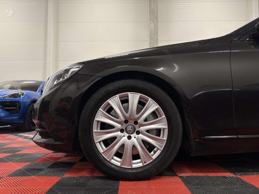 Melns Mercedes-Benz S 500 2014 Viļņa, ar dzinēja tilpumu 4.66 L un nobraukumu 215 tūkst. km par 22999 €, foto 9 vietnē AUTOMOTO.COM.LV