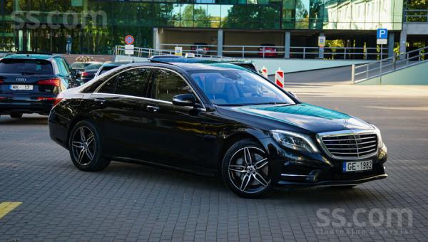 Мерседес С 500 2014 в Рига на AUTOMOTO.COM.LV Черный Мерседес С 500 2014 в Рига, объемом двигателя 4.70 л и пробегом 160 тыс. км за 23450 €, фото 3 на AUTOMOTO.COM.LV