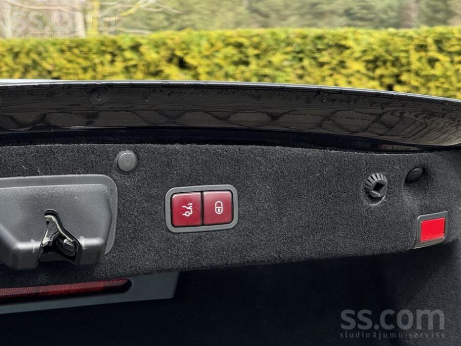 Melns Mercedes-Benz S 500 2015 Rīga, ar dzinēja tilpumu 4.70 L un nobraukumu 126 tūkst. km par 40000 €, foto 15 vietnē AUTOMOTO.COM.LV