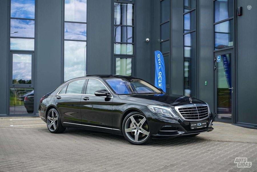 Black Mercedes-Benz S 500 2015 in Kaunas, with an engine capacity of 4.70 L and mileage of 211 thousand km for 24750 €, photo 1 on AUTOMOTO.COM.LV