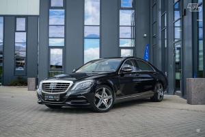 Black Mercedes-Benz S 500 2015 in Kaunas, with an engine capacity of 4.70 L and mileage of 211 thousand km for 24750 €, photo 3 on AUTOMOTO.COM.LV